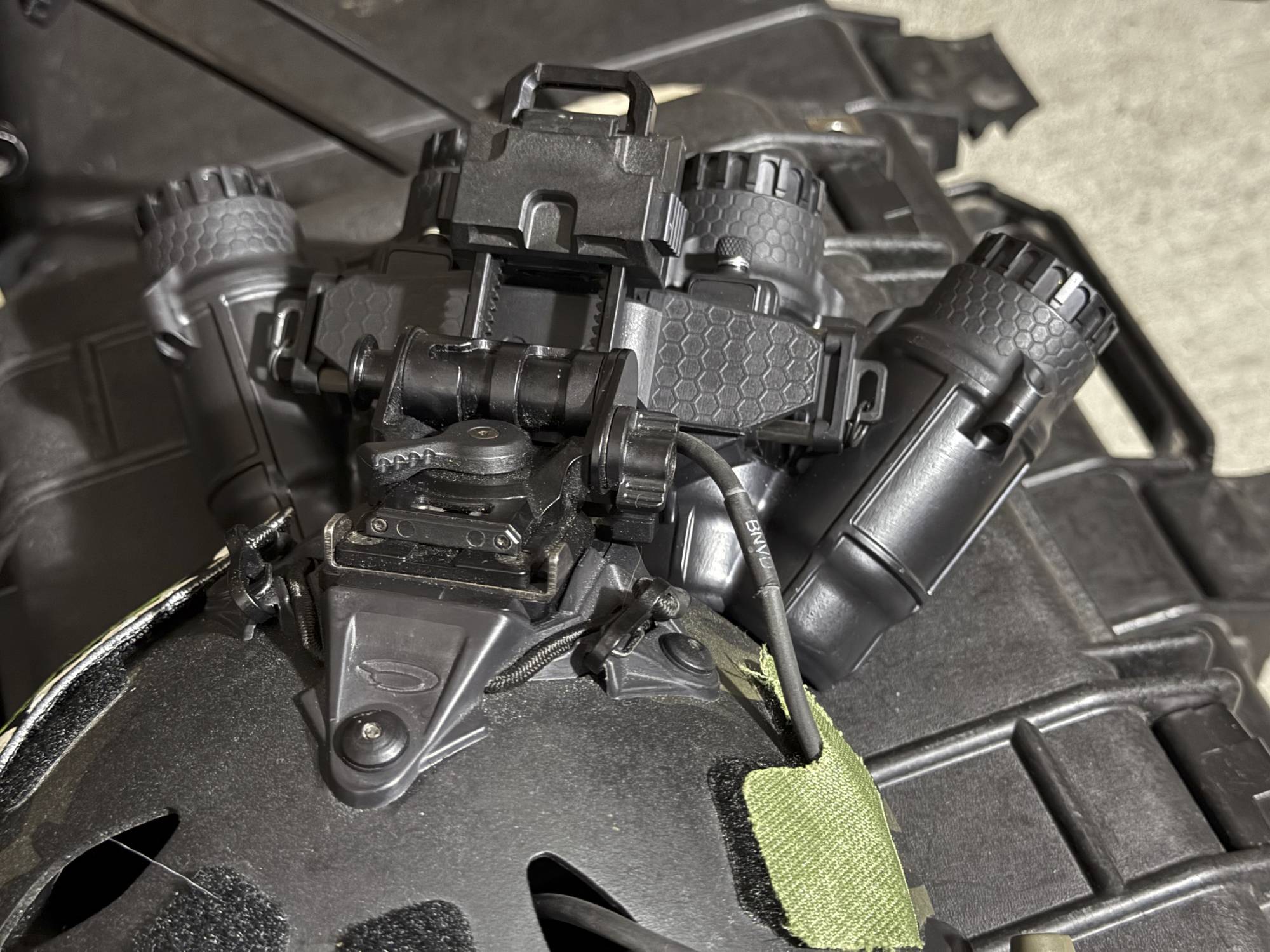 Aether Optics Specter PNVG (Panoramic Night Vision Goggle) - Tactical ...